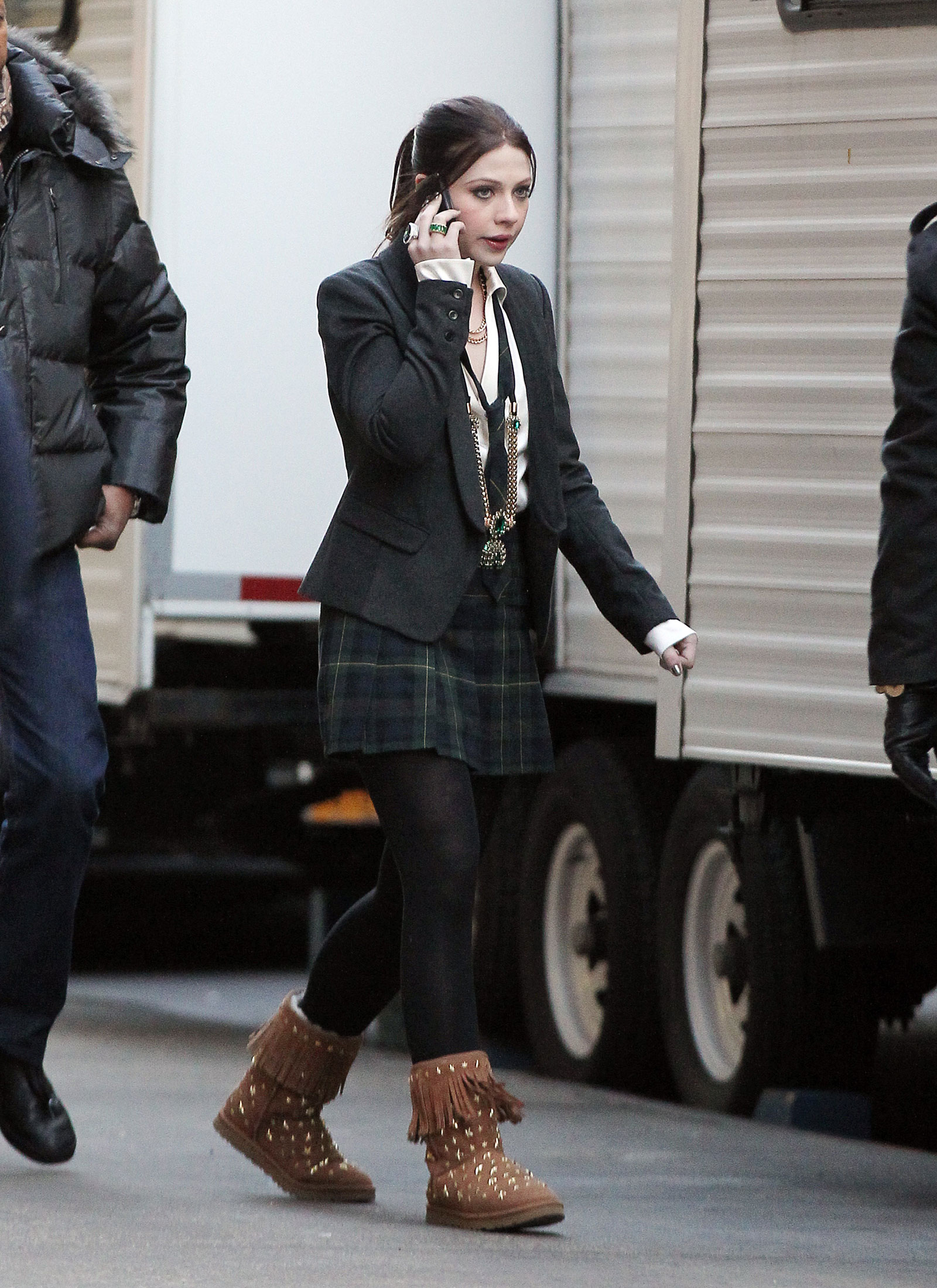 Michelle Trachtenberg at the Gossip Girl Set in New York – HawtCelebs