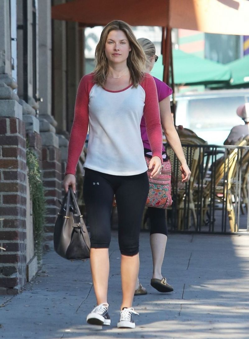 ALI LARTER in Legging Going to Yoga Class in West Hollywood – HawtCelebs