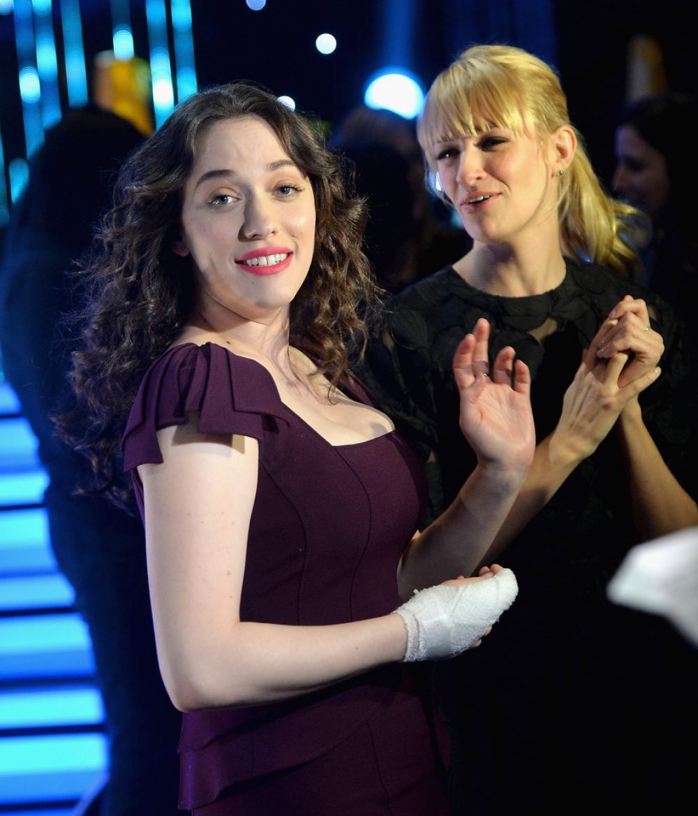 Kat Dennings Beth Behrs