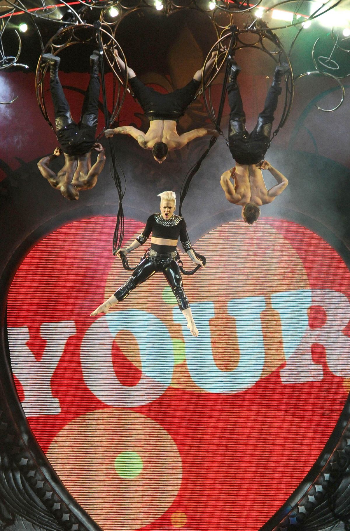 PINK Performs at Truth About Love Tour in Anaheim – HawtCelebs