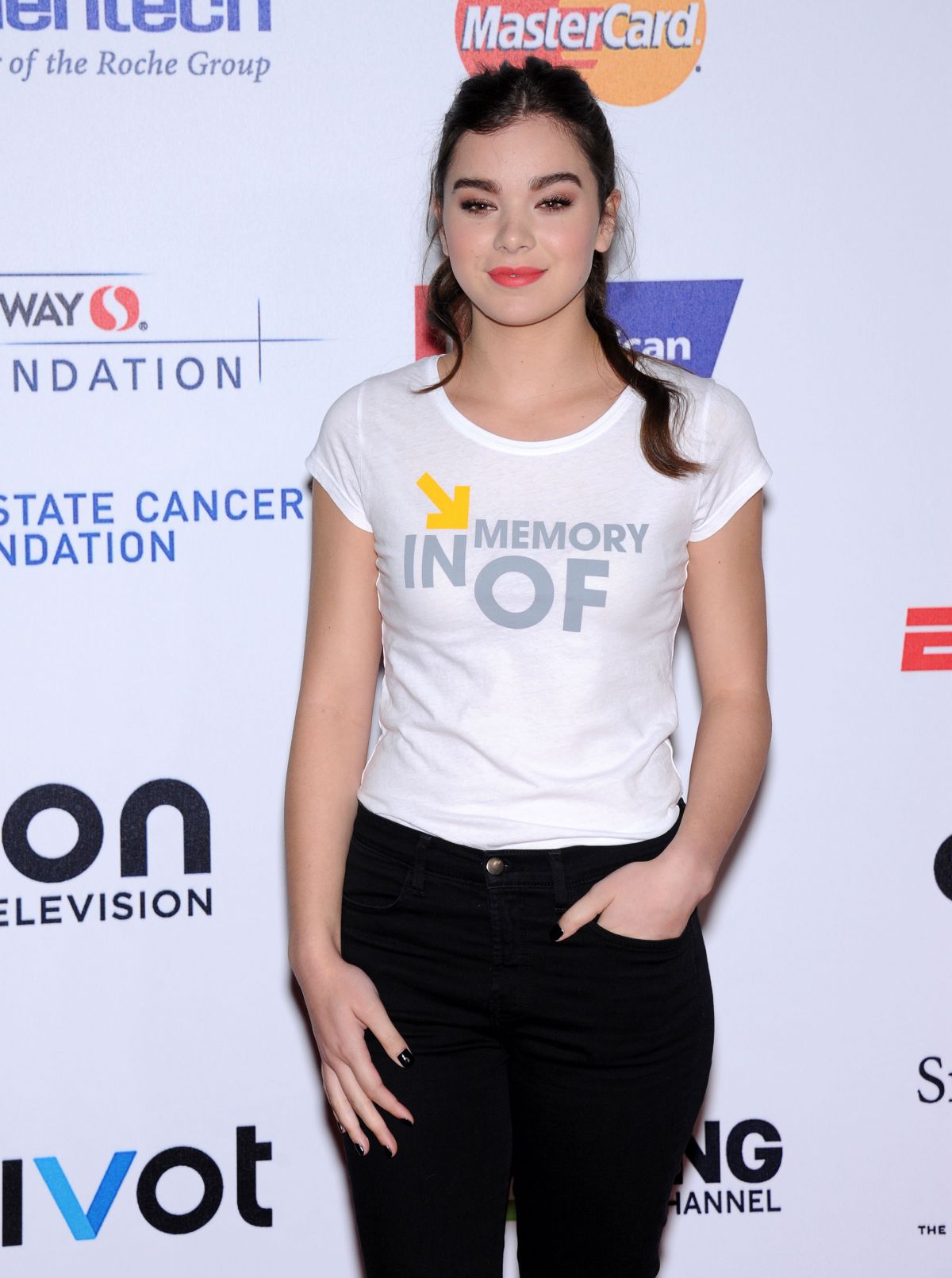 HAILEE STEINFELD at Stand Up 2 Cancer Live Benefit in Hollywood ...