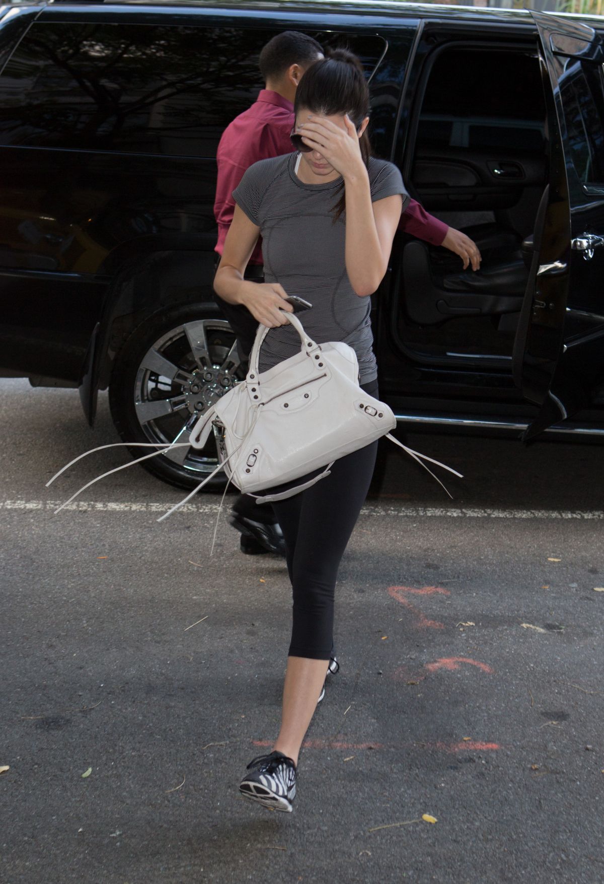 KENDALL JENNER Arrives at Gotham Boxing Gym in New York – HawtCelebs