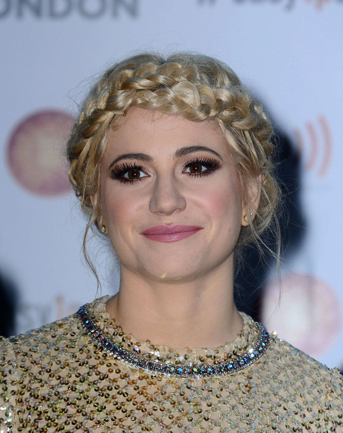 PIXIE LOTT Sings Christmas Carols in Support of Penny for London ...