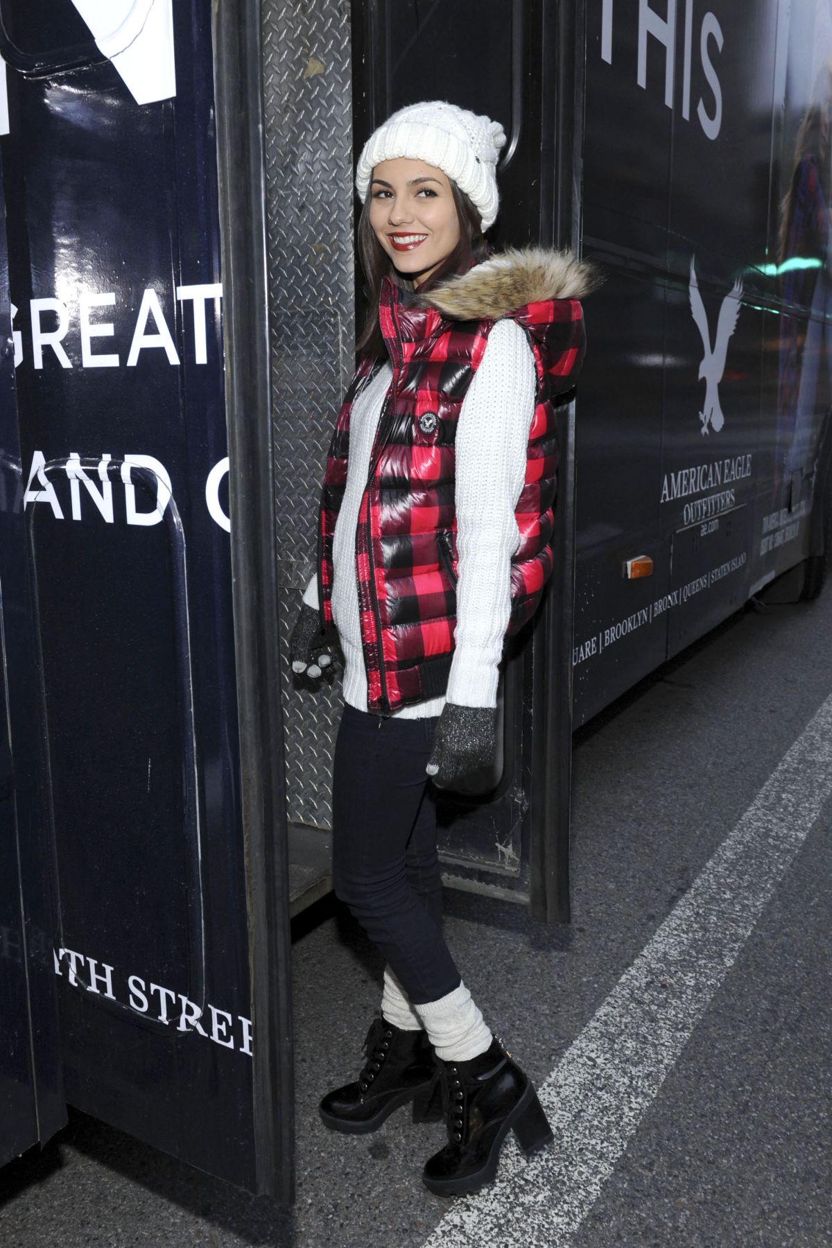 VICTORIA JUSTICE at American Eagle Outfitters #aeogetdownnyc Party Bus ...