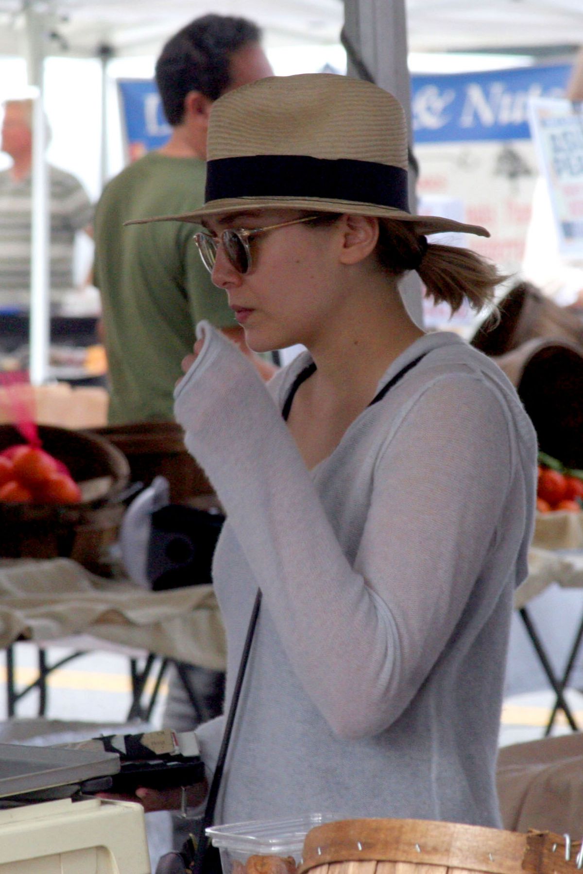 ELIZABETH OLSEN at Farmer’s Market in Studio City – HawtCelebs