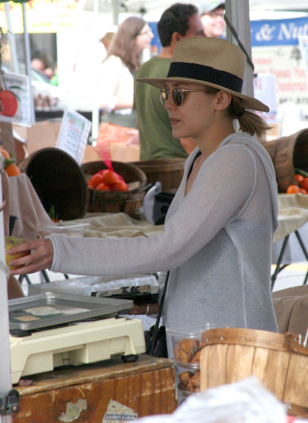 ELIZABETH OLSEN at Farmer’s Market in Studio City – HawtCelebs