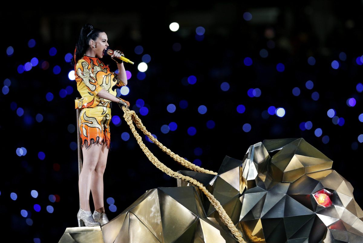 KATY PERRY Performs at Superbowl XLIX Halftime Show – HawtCelebs