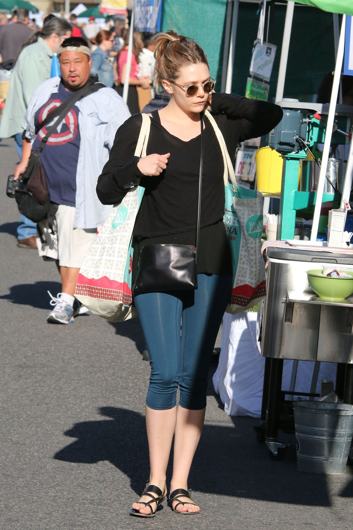 ELIZABETH OLSEN Arrives at Farmer’s Market in Los Angeles – HawtCelebs