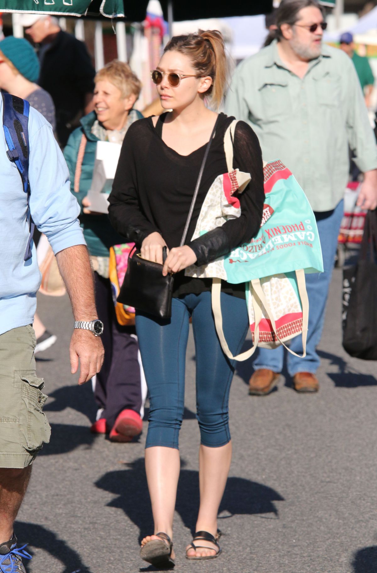 ELIZABETH OLSEN Arrives at Farmer’s Market in Los Angeles – HawtCelebs