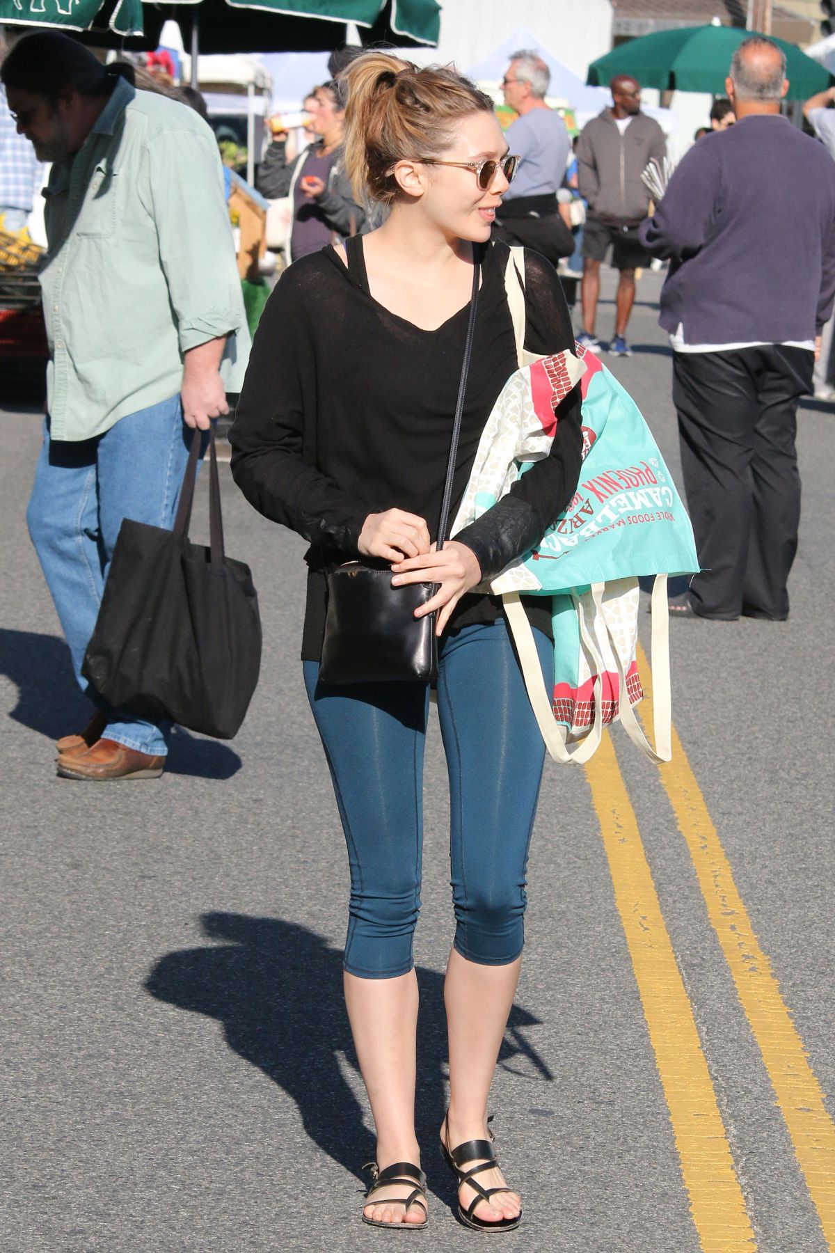ELIZABETH OLSEN Arrives at Farmer’s Market in Los Angeles – HawtCelebs