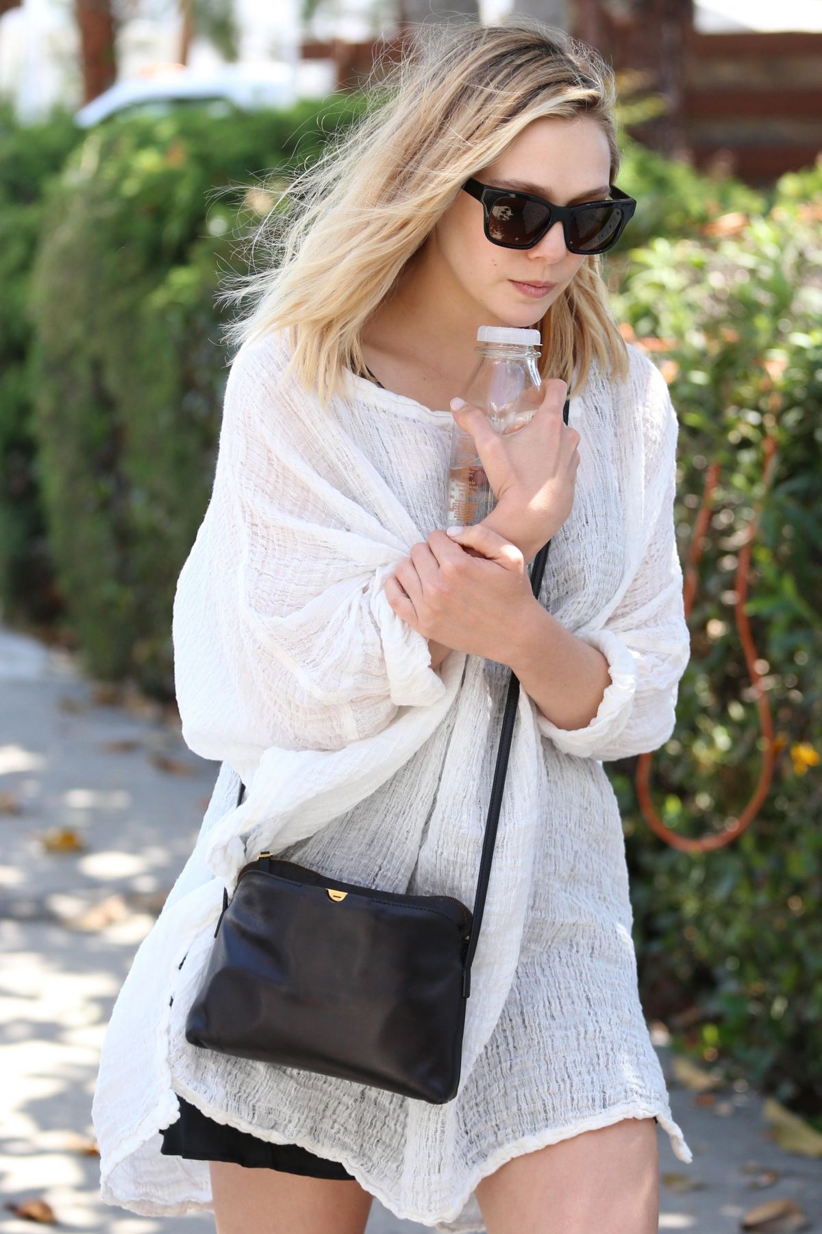 ELIZABETH OLSEN Leaves Farmer’s Market in Studio City 05/0./2015 ...