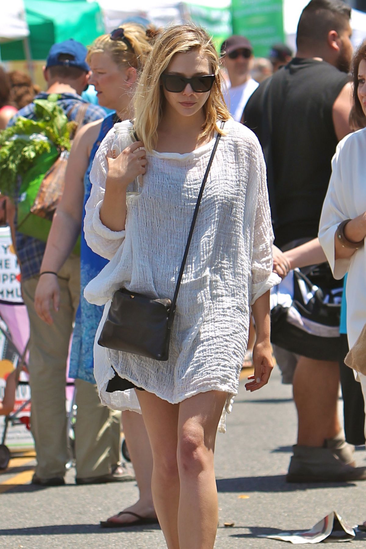 ELIZABETH OLSEN Leaves Farmer’s Market in Studio City 05/0./2015 ...