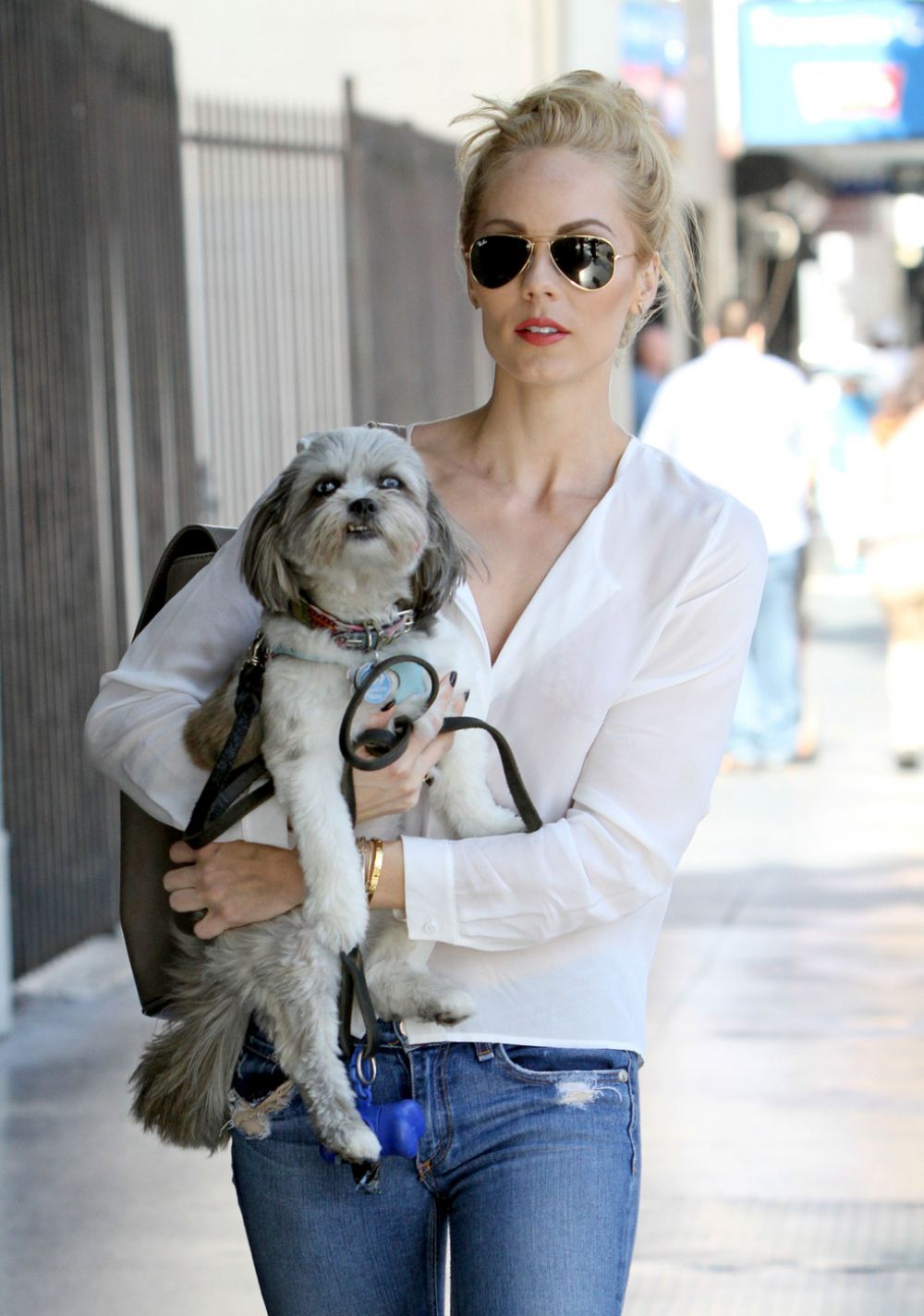 LAURA VANDERVOORT Walks Her Dog Out in Los Angeles 05/11/2015 – HawtCelebs