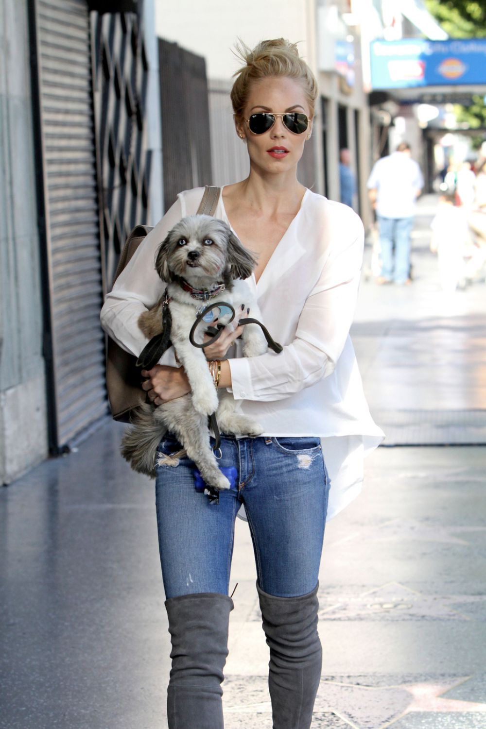LAURA VANDERVOORT Walks Her Dog Out in Los Angeles 05/11/2015 – HawtCelebs