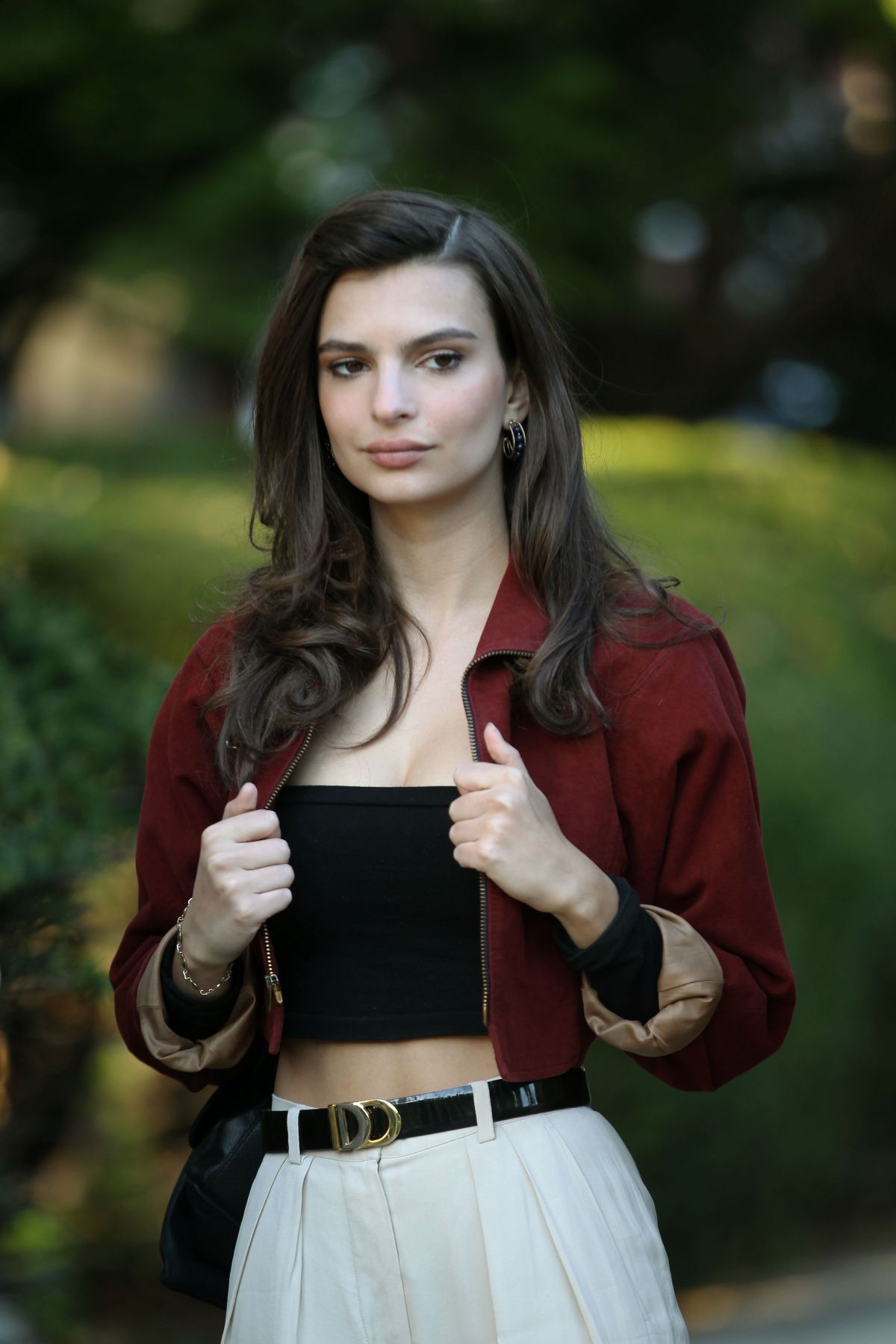 EMILY RATAJKOWSKI on the Set of Cruise in New York 10/20/2015 – HawtCelebs