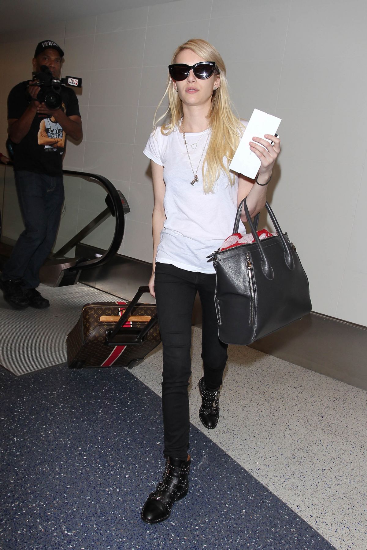 EMMA ROBERTS Arrives at Los Angeles Internatiobal Airport 10/19/2015 ...