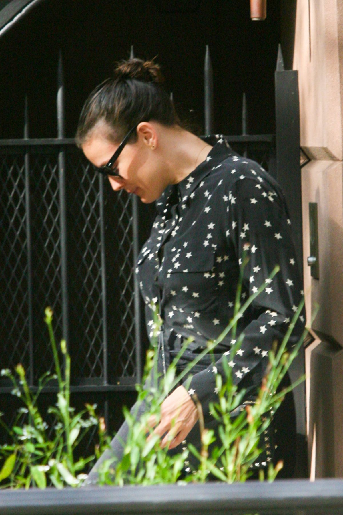 LIV TYLER Leaves Her Home in West Village 10/13/2015 – HawtCelebs
