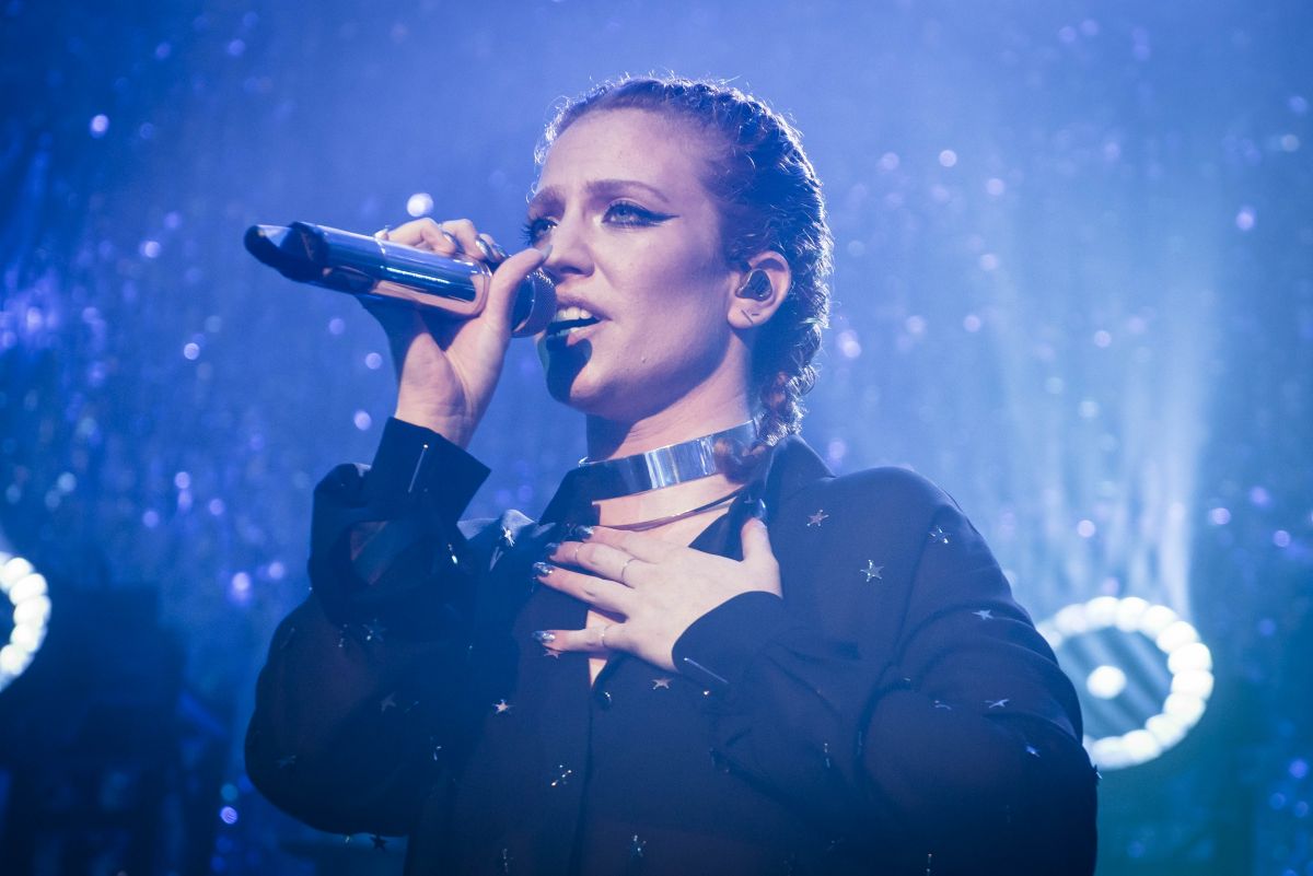 JESS GLYNNE Performs at a Concert at The Roundhouse in London 11/04 ...