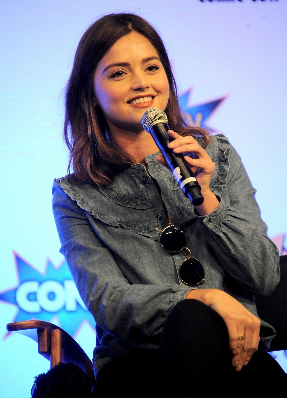 JENNA LOUIS COLEMAN at Wizard World Comic Con in New Orleans 01/09/2016 ...