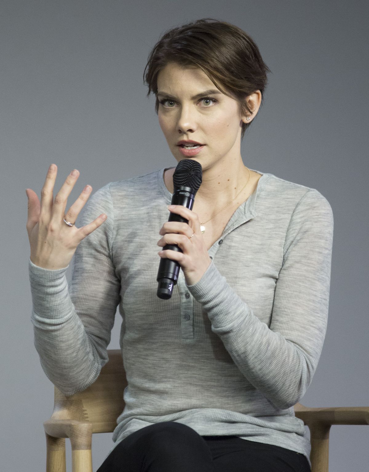 LAUREN COHAN at Meet the Actor The Walking Dead Apple Soho Store in New ...