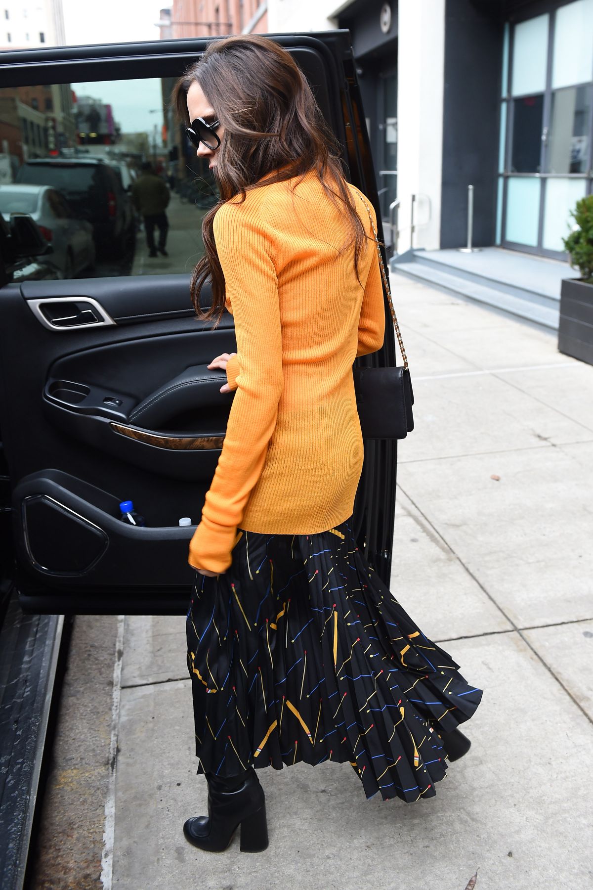 VICTORIA BECKHAM Leaves an Office in New York 02/08/2016 – HawtCelebs