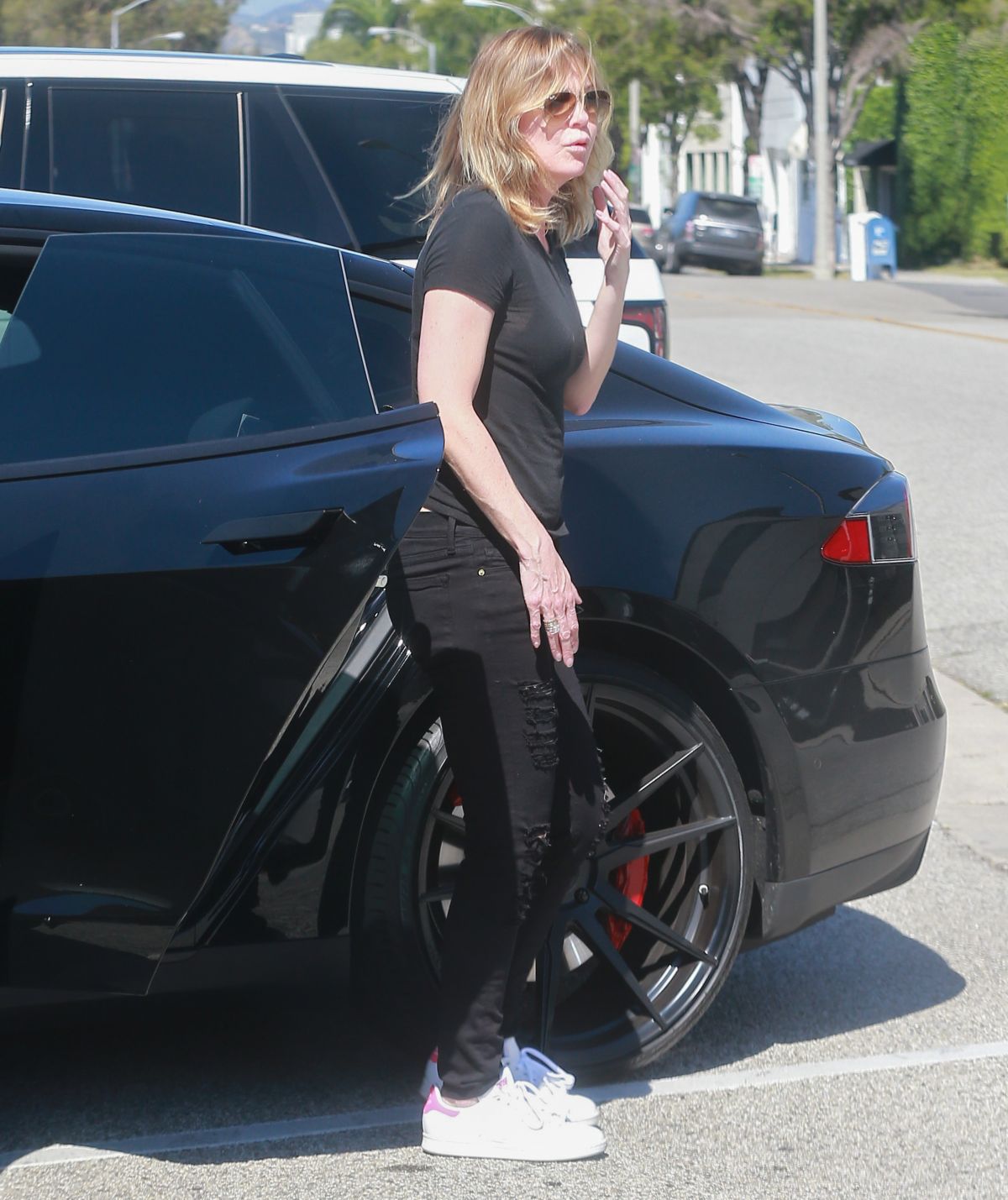 ELLEN POPMPEO Out and About in Beverly Hills 04/18/2016 – HawtCelebs