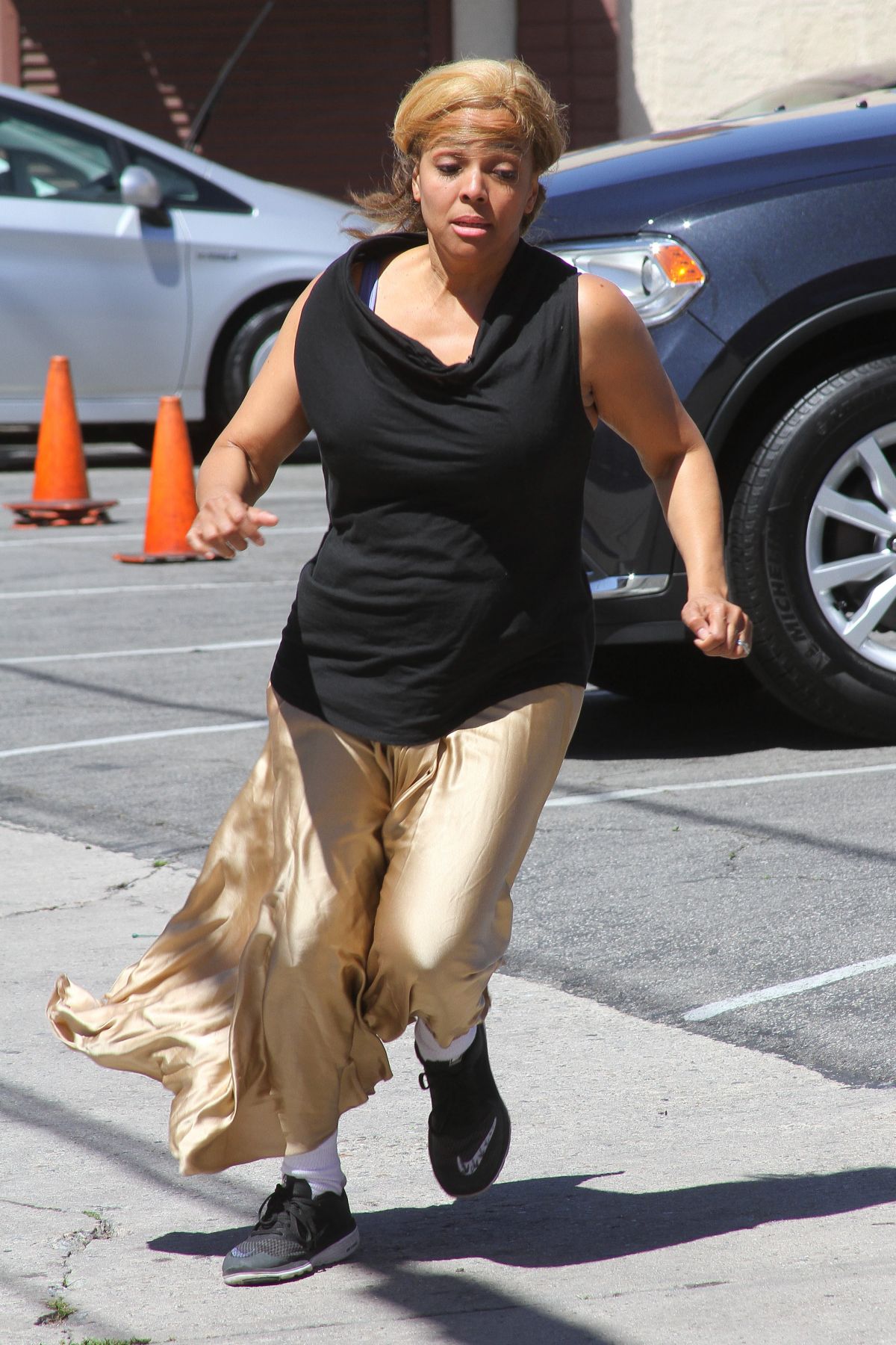 KIM FIELDS Filming a Scene for DWTS in Hollywood 04/18/2016 – HawtCelebs