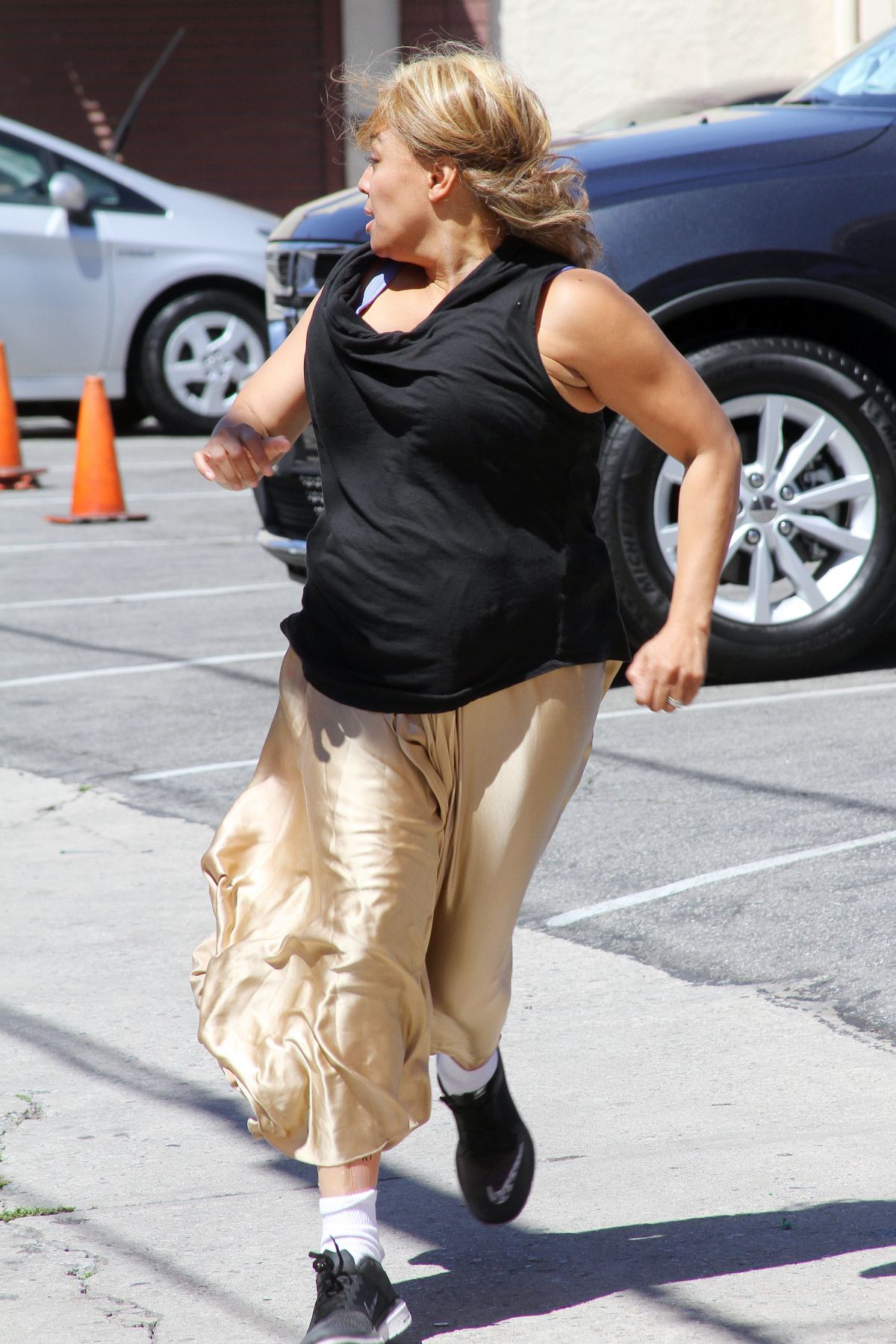 KIM FIELDS Filming a Scene for DWTS in Hollywood 04/18/2016 – HawtCelebs