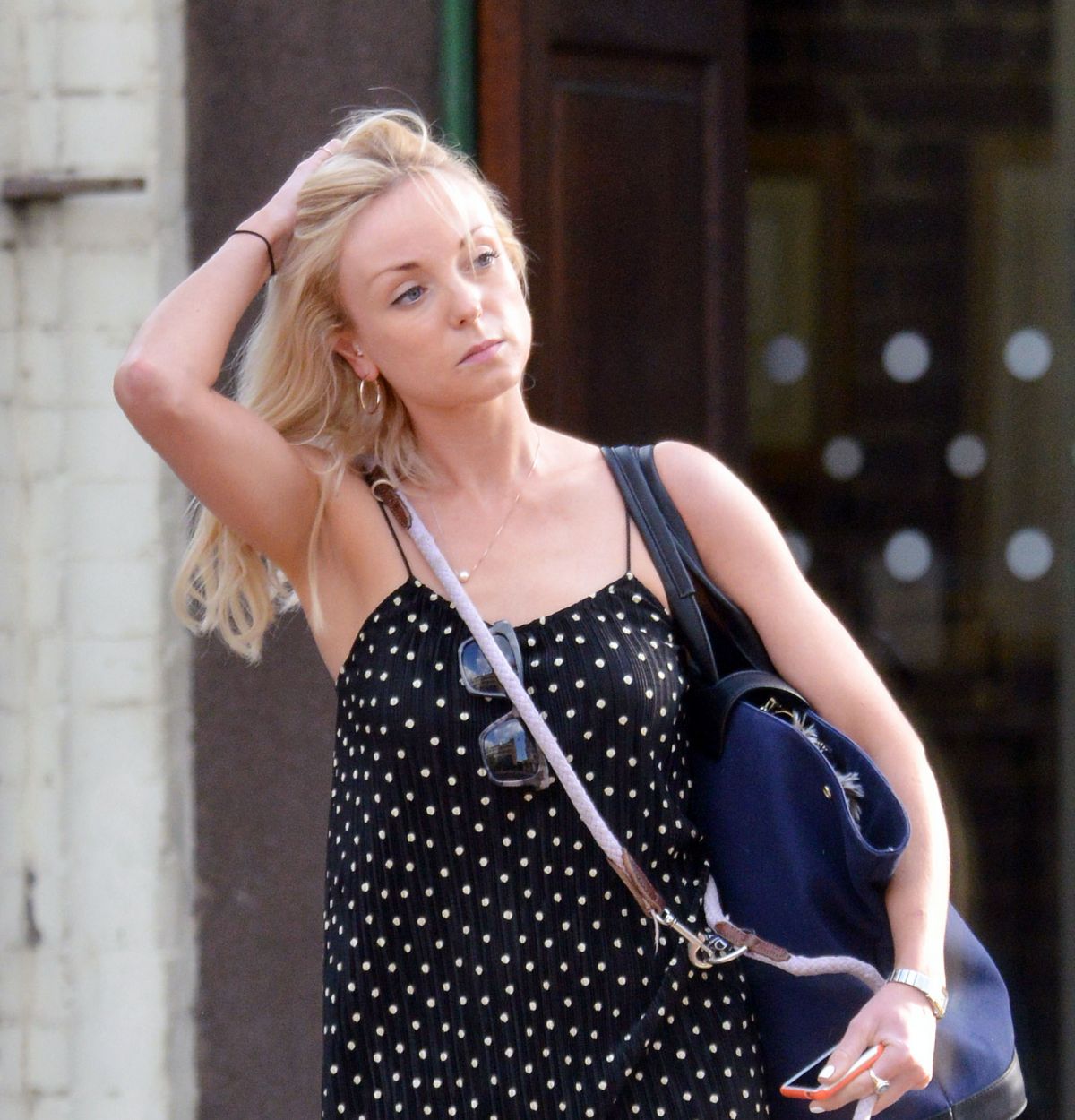 HELEN GEORGE Walks Her Dog Out in London 05/18/2016 – HawtCelebs
