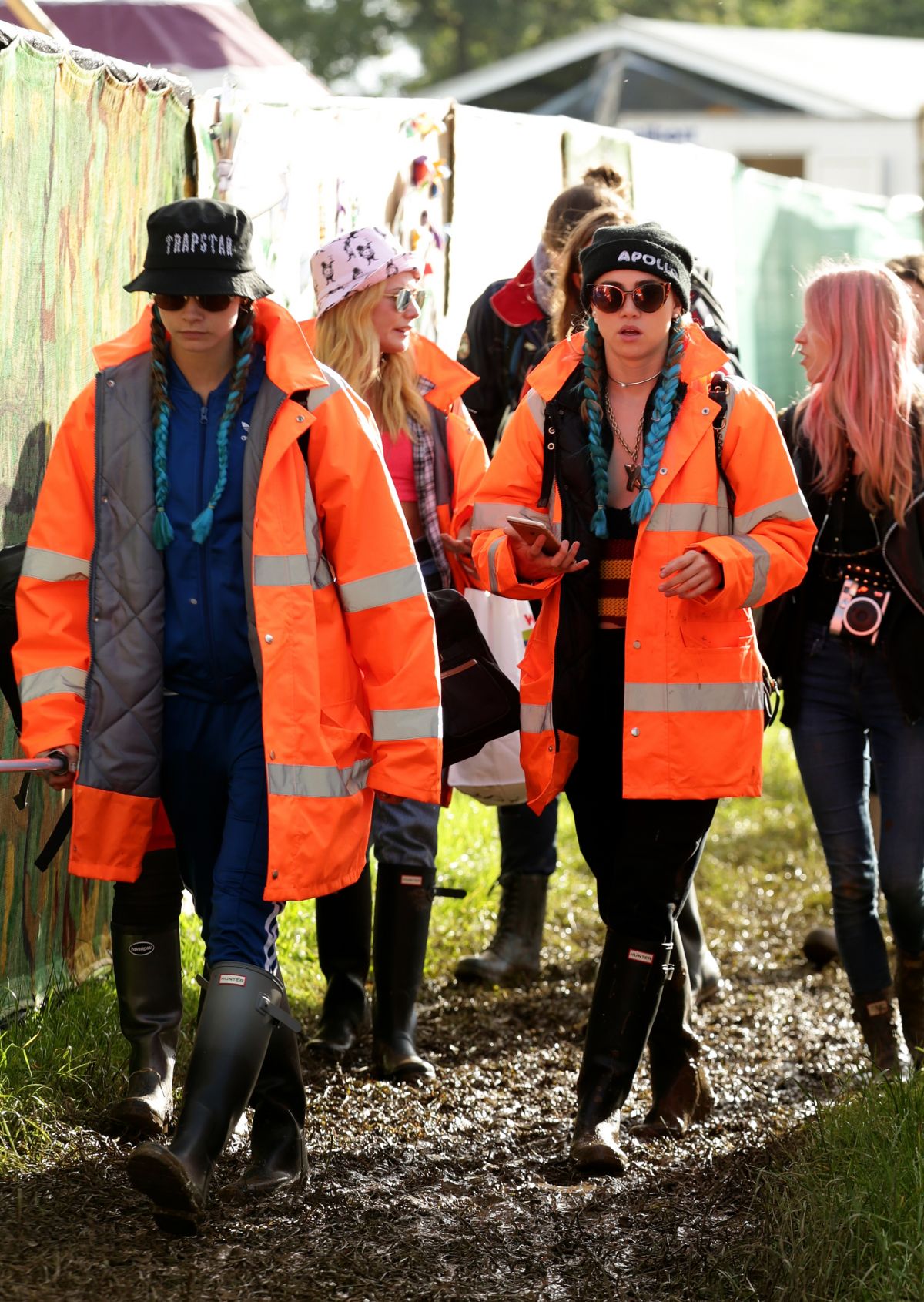 CARA DELEVINGNE, SUKI WATERHOUSE and POPPY DELEVINGNE at 2016 ...