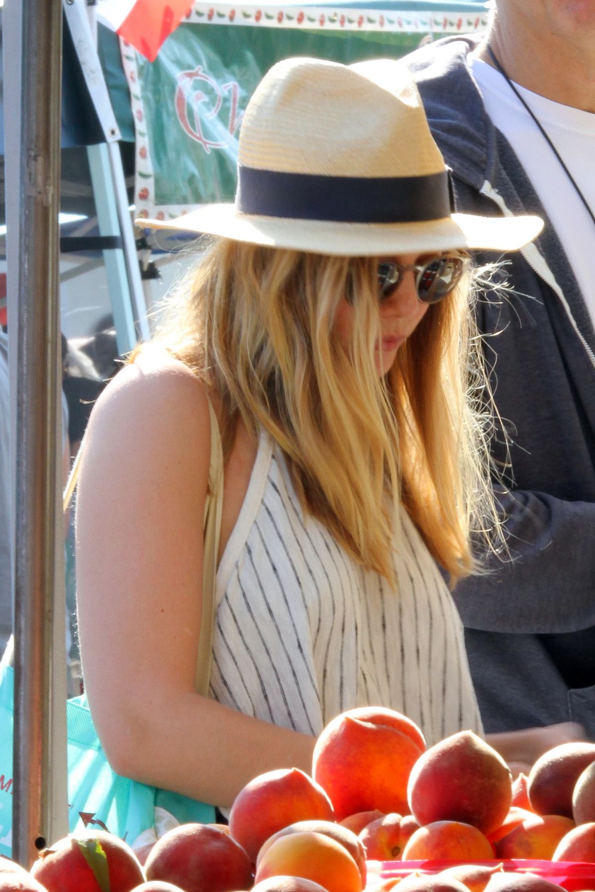 ELIZABETH OLSEN at a Farmers Market in Studio City 06/26/2016 – HawtCelebs