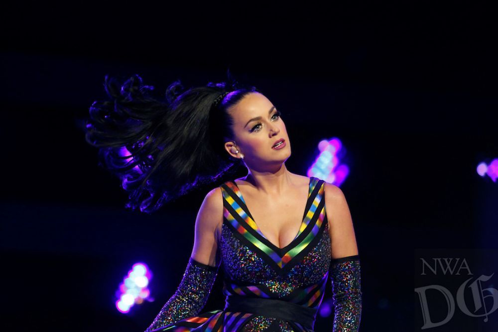 KATY PERRY Performs at Walmart Shareholders Event 06/03/2016 – HawtCelebs