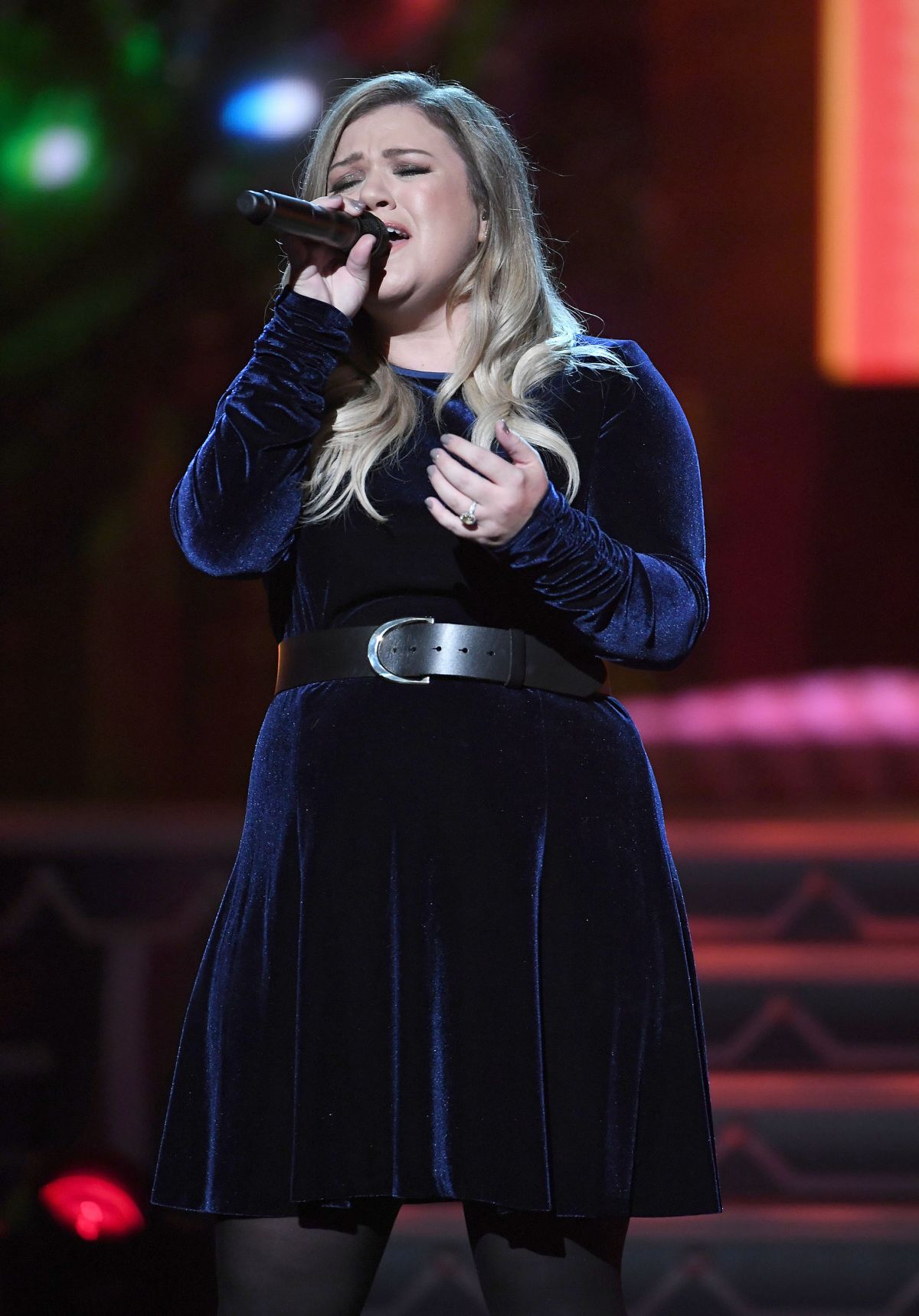 KELLY CLARKSON Performs at CMA 2016 Country Christmas in Nashville 11 ...