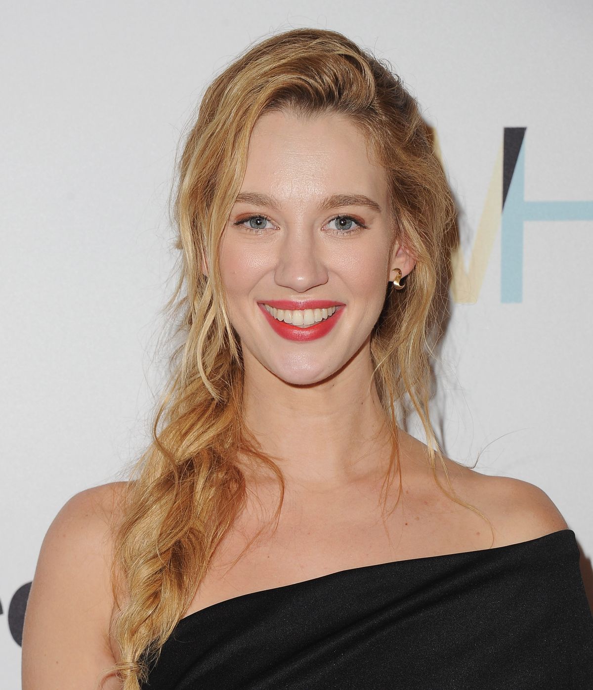 Yael Grobglas – Page 2 – HawtCelebs