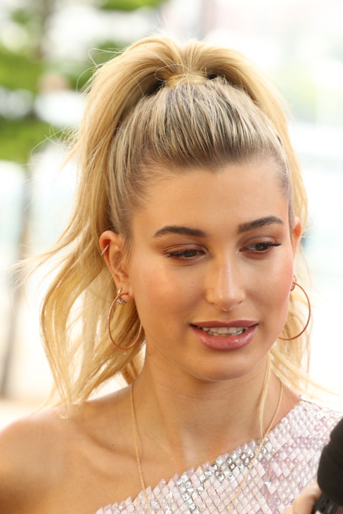 HAILEY BALDWIN at Hailey Baldwin for Modelco Cosmetics Launch in Sydney ...