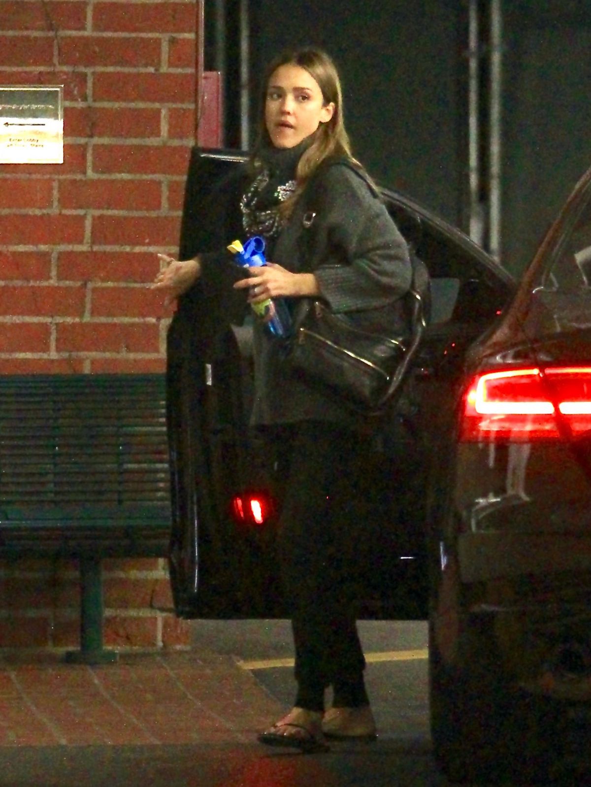 JESSICA ALBA Headig to a Doctor in Beverly Hills 01/003/2016 – HawtCelebs