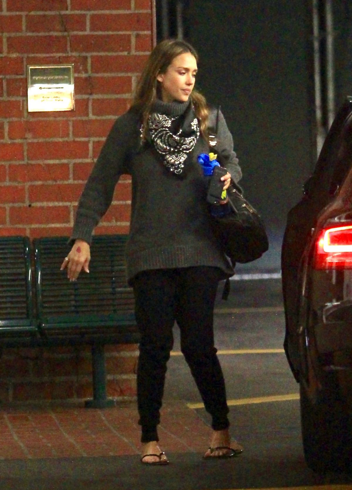 JESSICA ALBA Headig to a Doctor in Beverly Hills 01/003/2016 – HawtCelebs