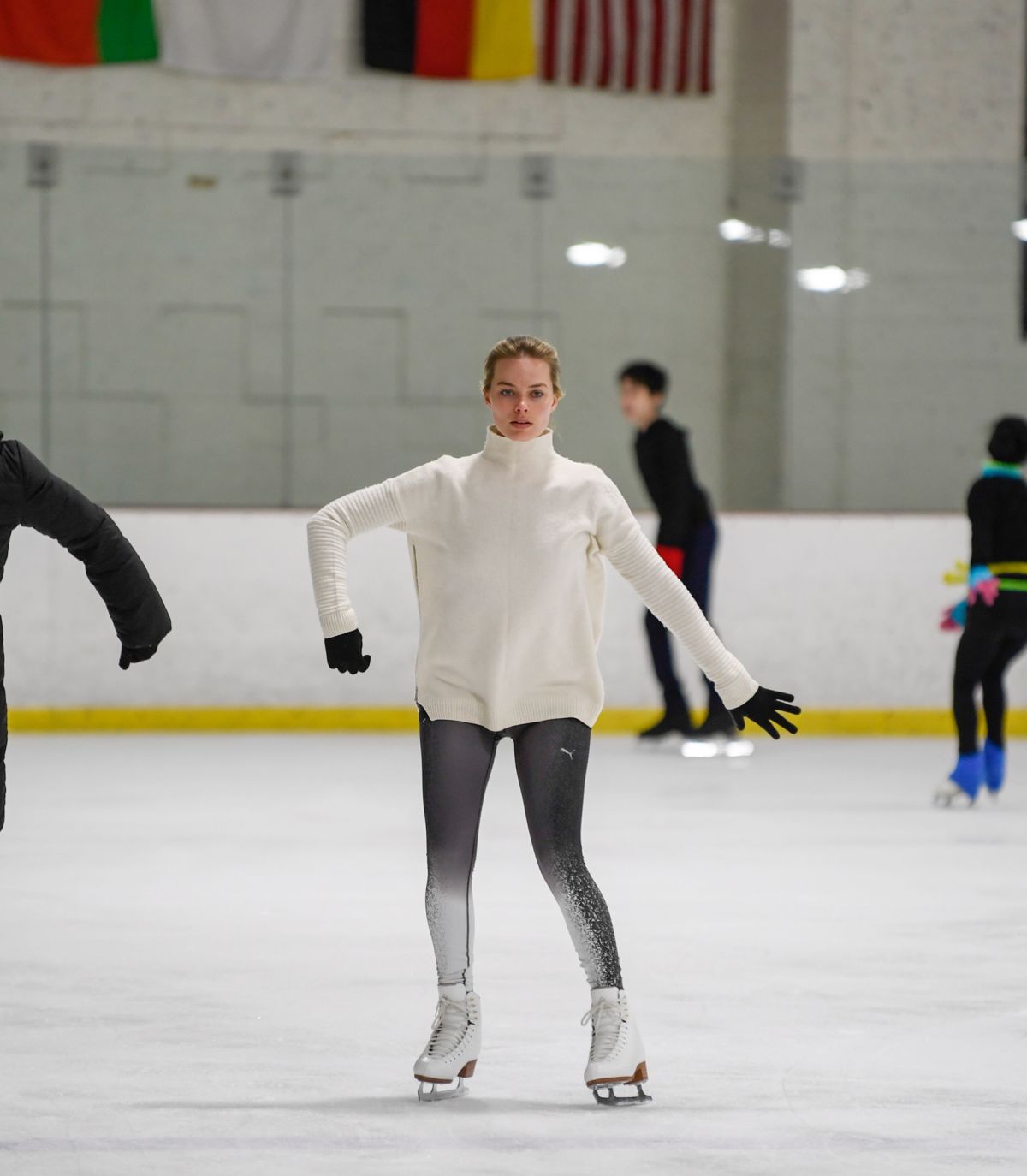 MARGOT ROBBIE Skating in Los Angeles After Secret Wedding Ceremony in ...