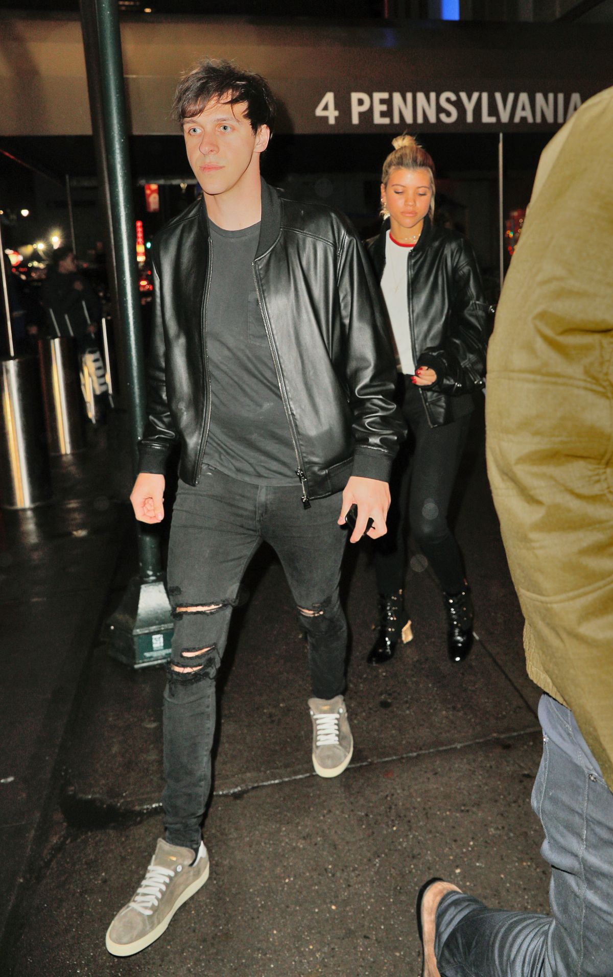 SOFIA RICHIE at Knicks vs Magic Game at Madison Square Garden 01/02 ...