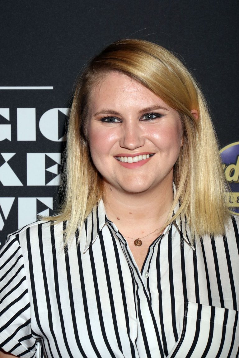 jillian-bell-at-magic-mike-live-las-vegas-opening-night-04-21-2017_3 ...