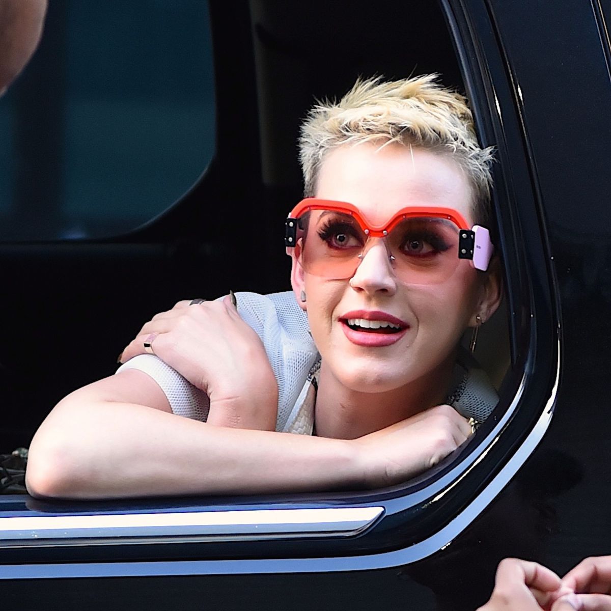 KATY PERRY Arrives at SNL Studio in New York 05/20/2017 – HawtCelebs
