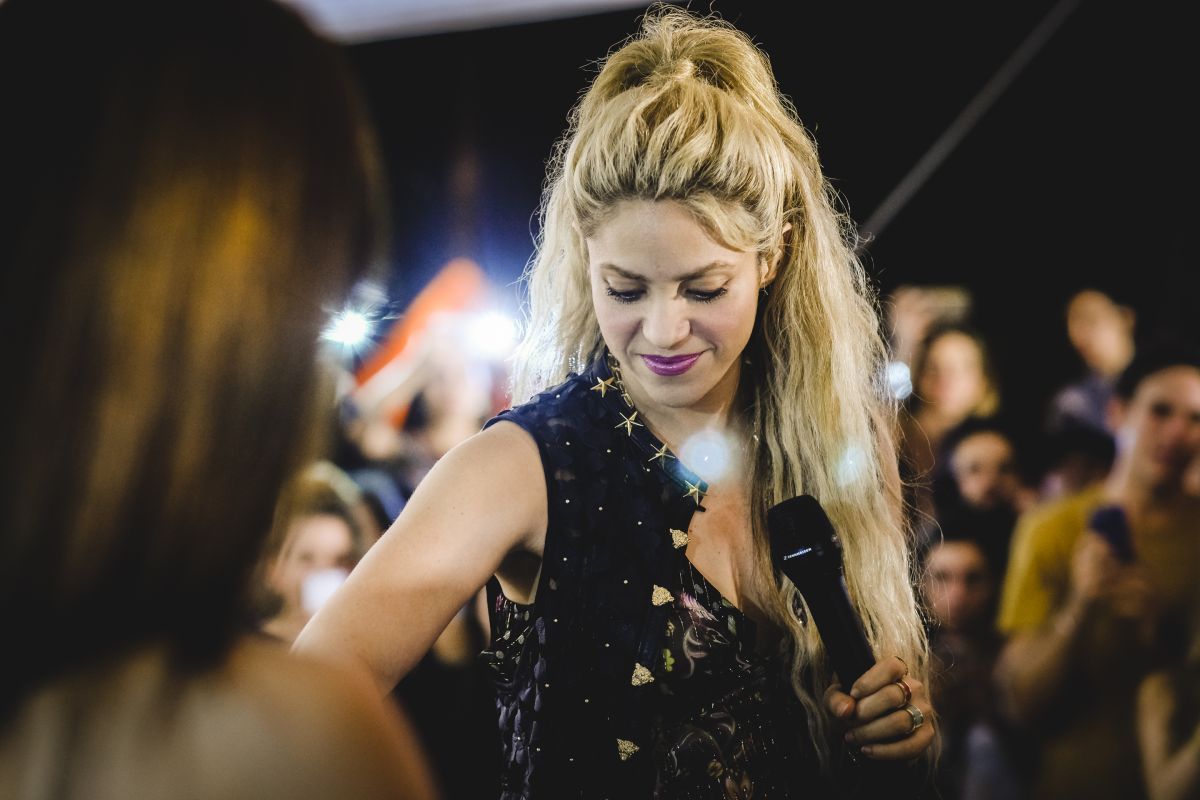 SHAKIRA at Intimate Miami Open Air Venue on Memorial Day Weekend 05/27 ...