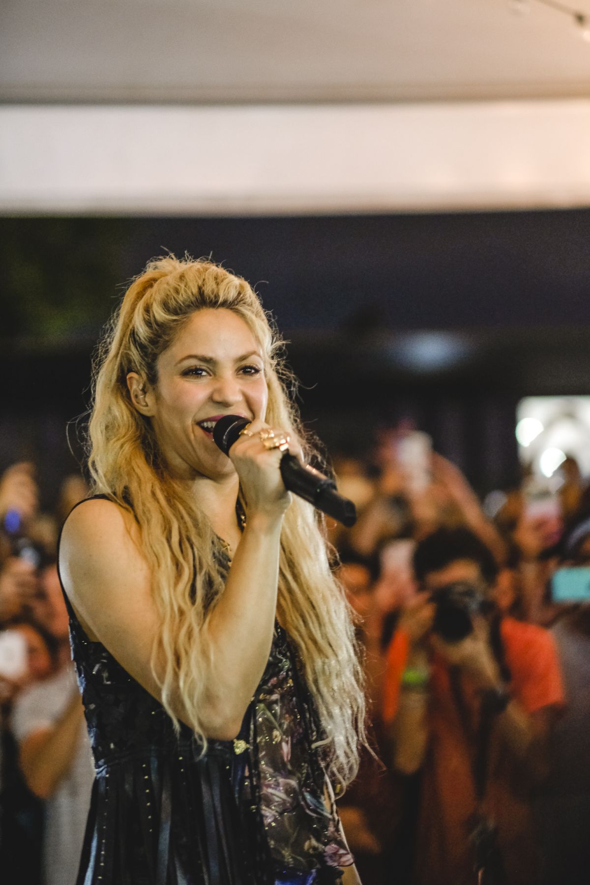 SHAKIRA at Intimate Miami Open Air Venue on Memorial Day Weekend 05/27 ...