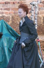 MARGOT ROBBIE as Queen Elizabeth I on the Set of Mary Queen of Scots ...