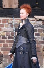MARGOT ROBBIE as Queen Elizabeth I on the Set of Mary Queen of Scots ...
