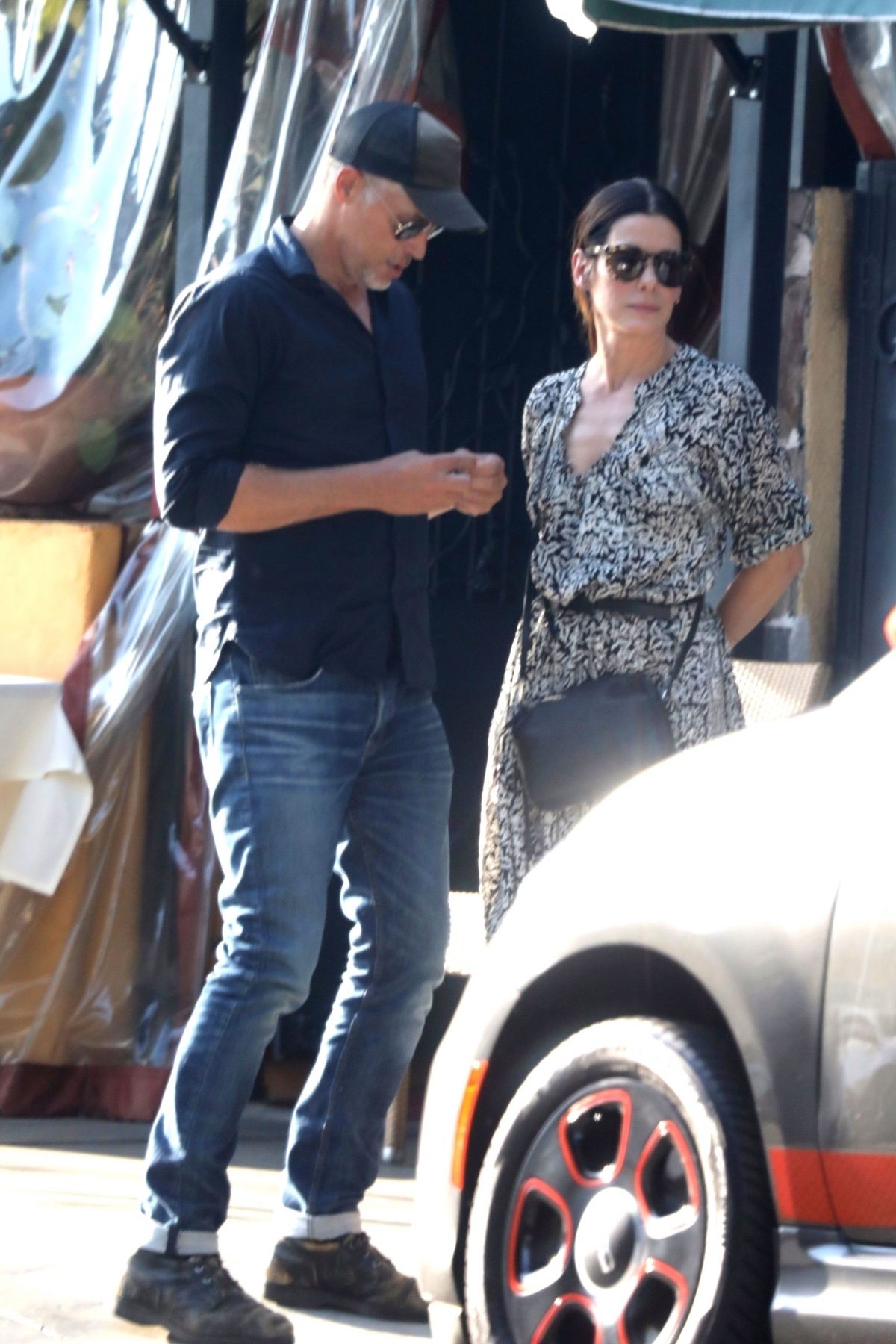 SANDRA BULLOCK and Bryan Randall Out Kissing in Beverly Hills 10/14 ...