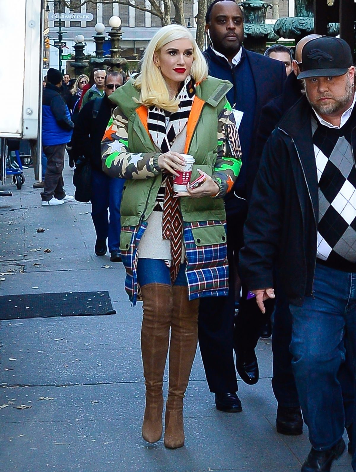GWEN STEFANIE Leaves Bryant Park in New York 11/21/2017 – HawtCelebs
