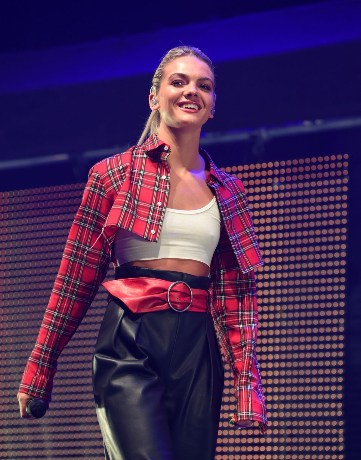 LOUISA JOHNSON at Radio City Christmas Live 2017 Gig in Liverpool 11/10 ...