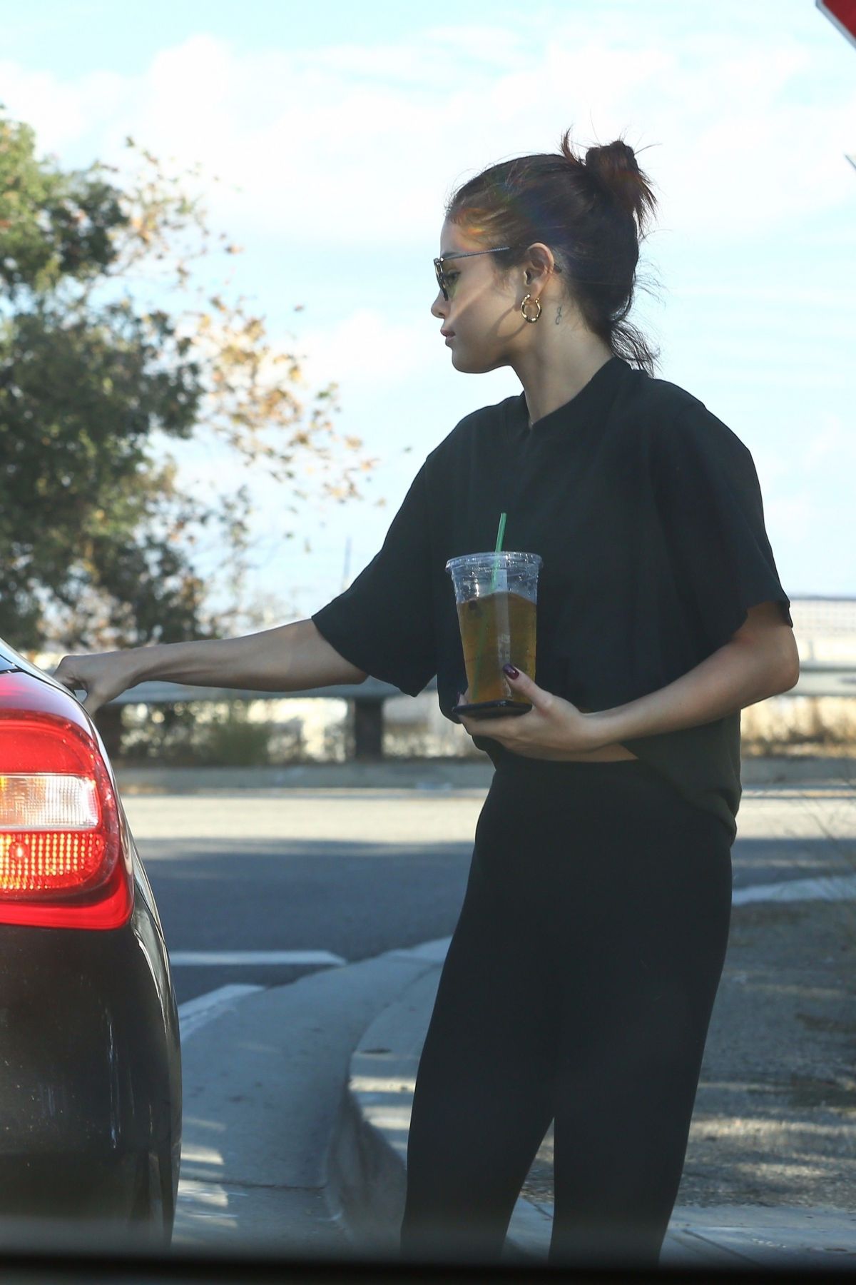 SELENA GOMEZ Out for Iced Tea in Los Angeles 11/05/2017 – HawtCelebs