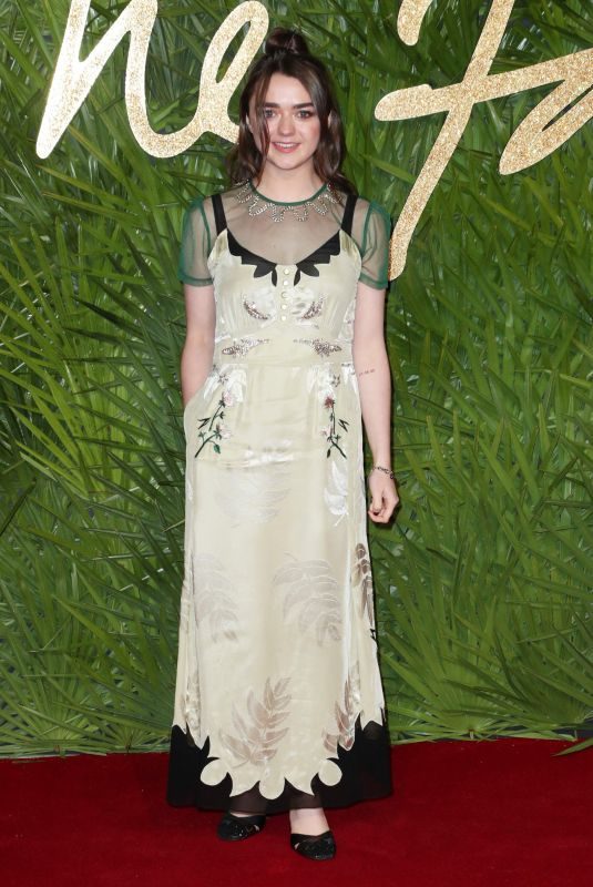Maisie Williams – Page 25 – HawtCelebs